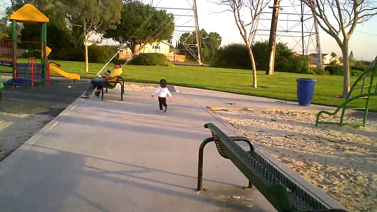 Mia and Maily Enjoys the Park - YouTube