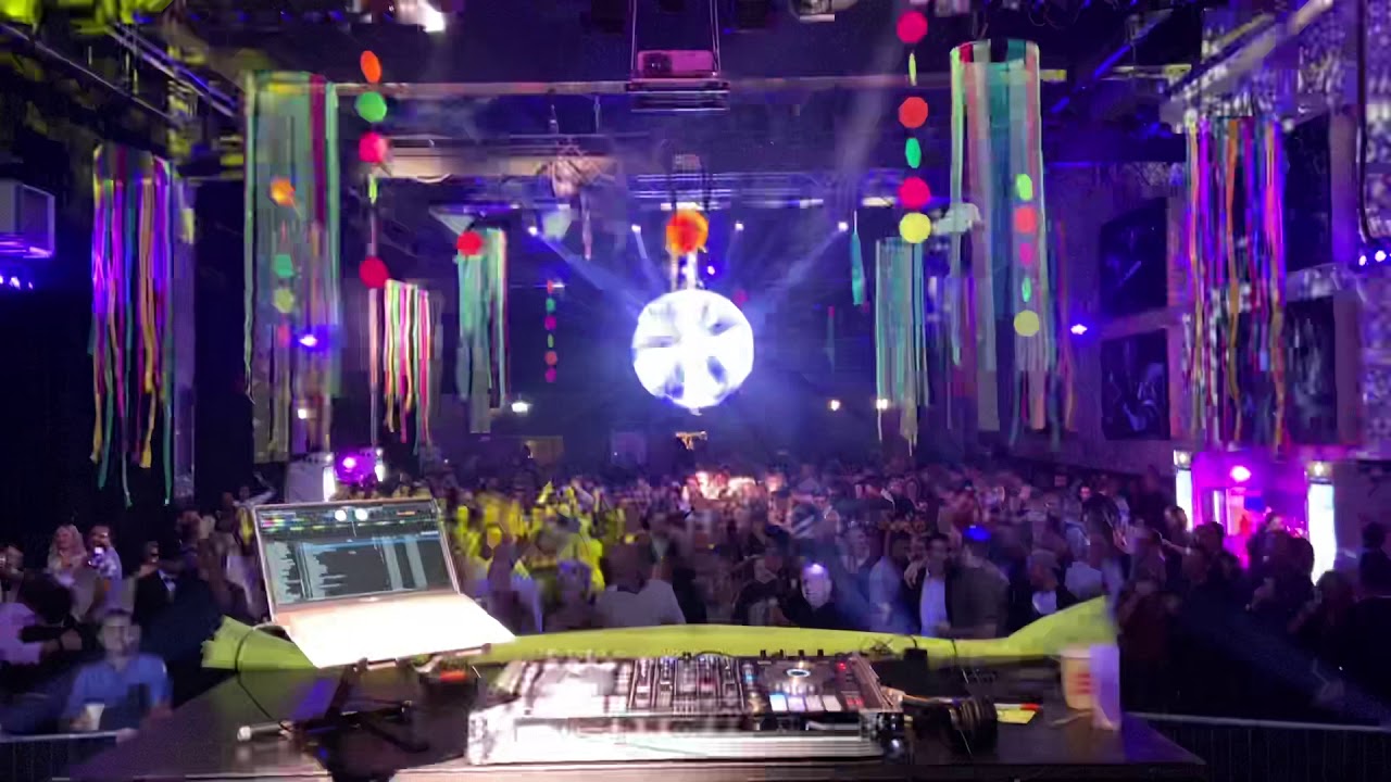 COUNTDOWN | HAPPY NEW YEAR | DJ PiCCOLO - YouTube