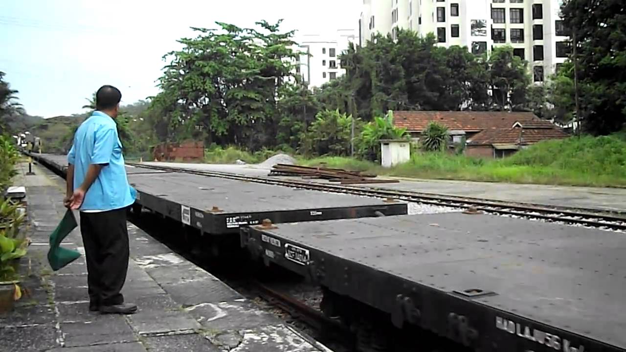 [KTMB] 24 Class 24110 with empty flatbeds - YouTube