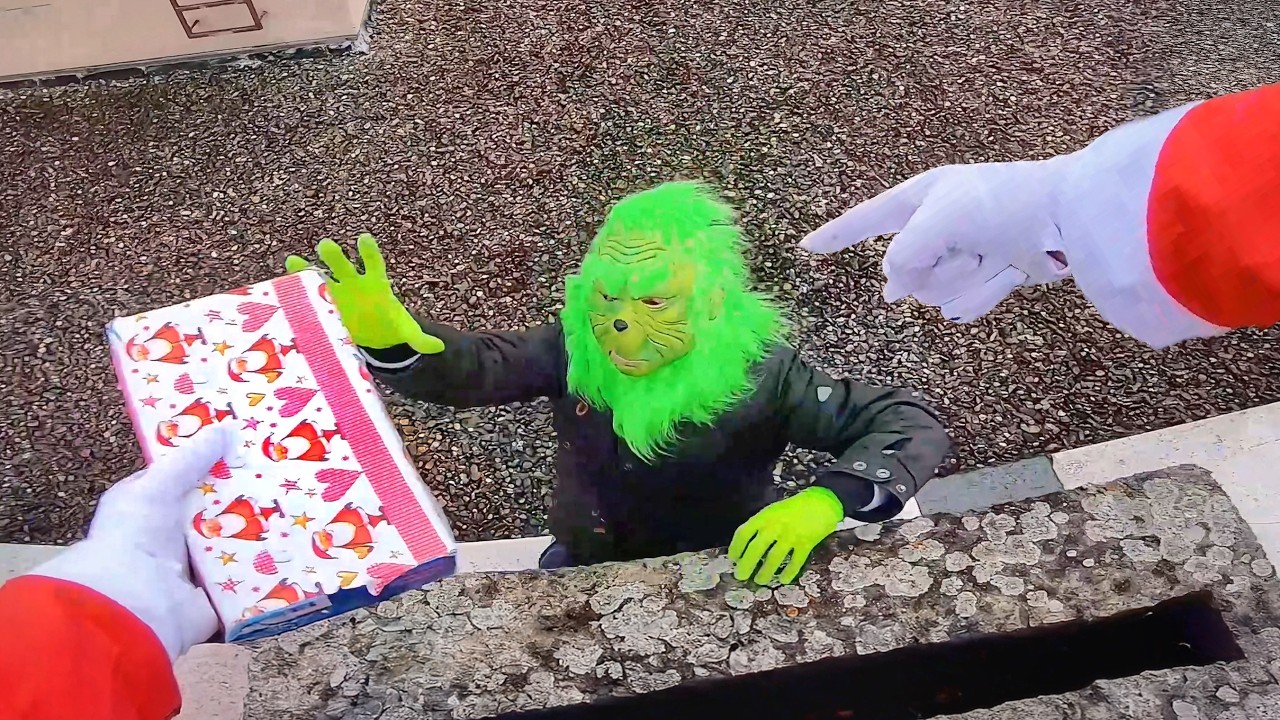 Parkour Santa VS The Grinch | Parkour POV Chase - 4k - YouTube