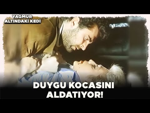 Yağmur Altındaki Kedi | Duygu Kocasını Aldatıyor!