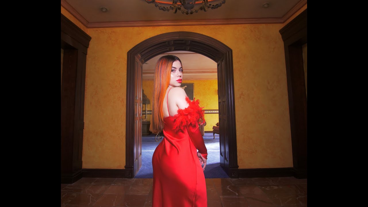 Candy Queen - Mío (Video Oficial) - YouTube