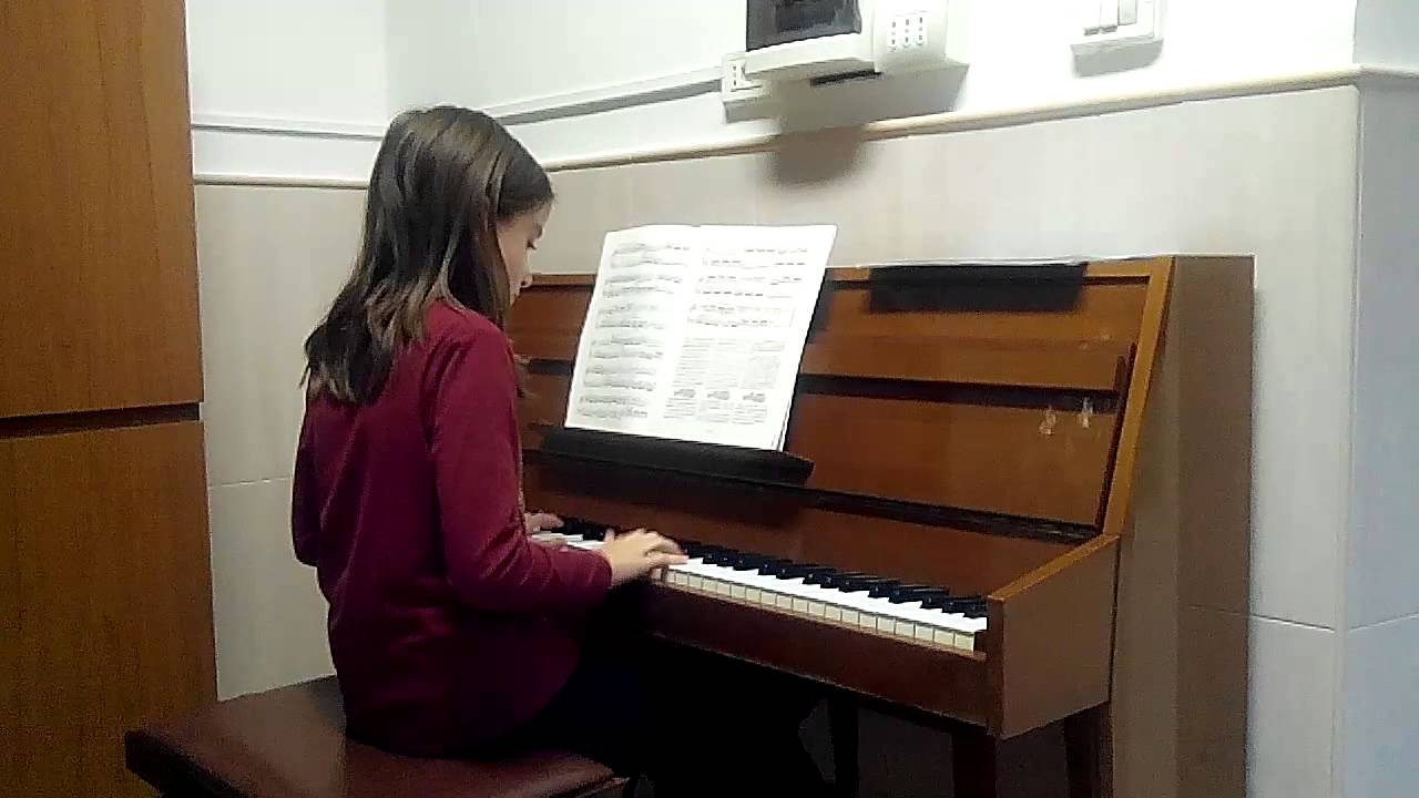 Bach invenzioni a due voci n 8 - YouTube