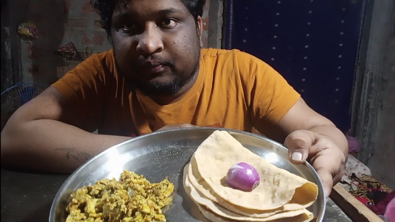 Very Tasty food || Roti And Egg Bhurji With onion || Bangali food ...