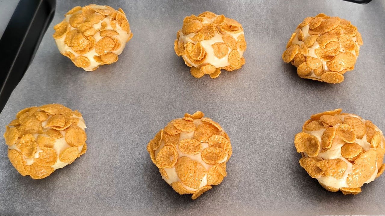 Delicious cookie that melts in your mouth. My family asks this recipe ...