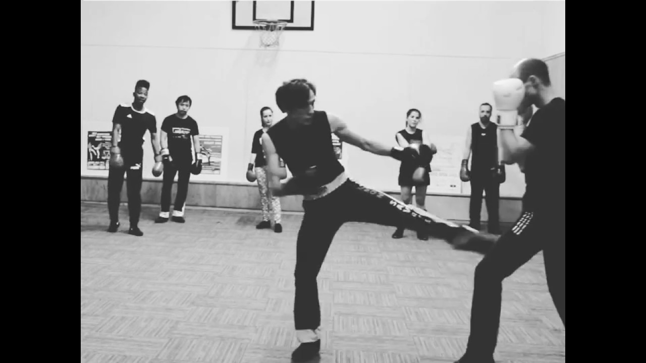 Savate demonstration | Punches to kicks. - YouTube