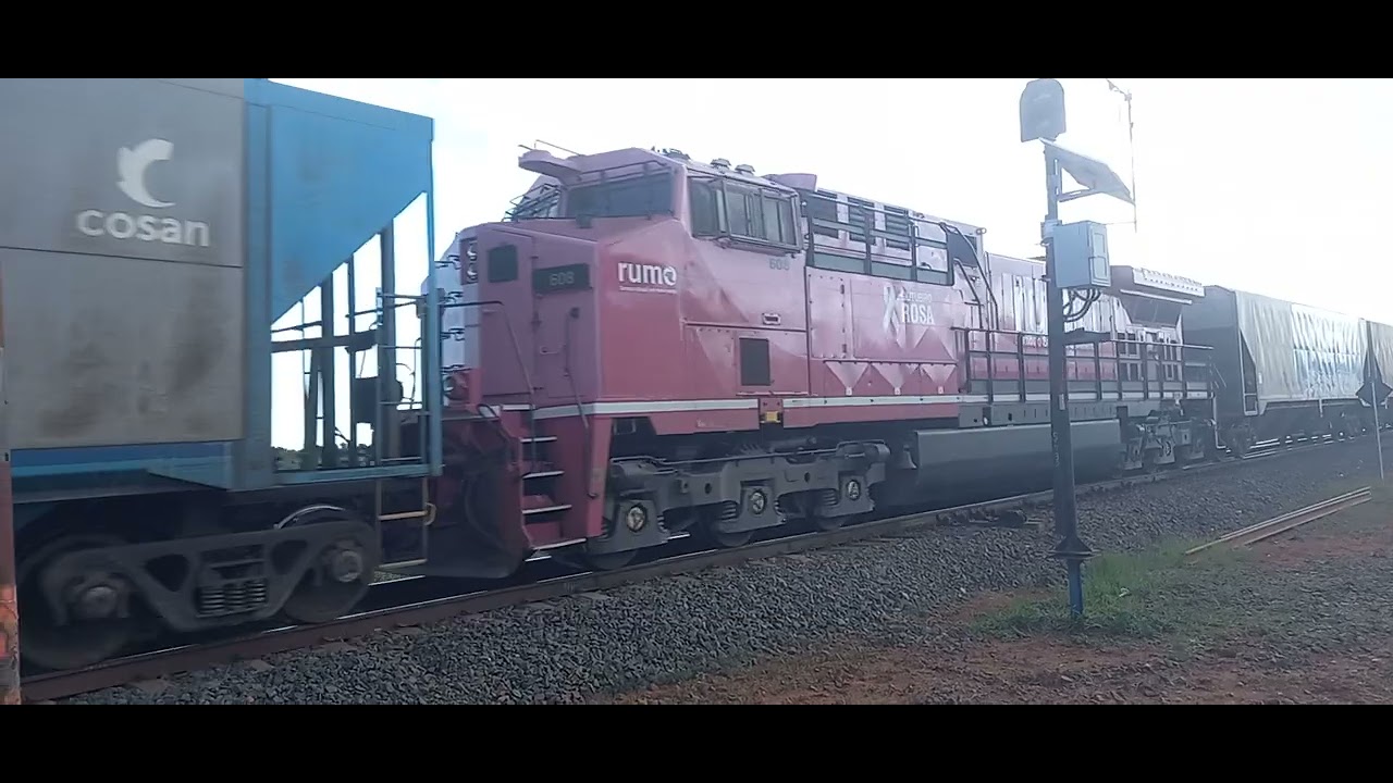 trem graneleiro com locomotiva GE AC44i OUTUBRO ROSA - YouTube