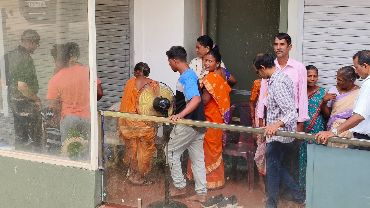 HUNGER STRIKE DAY 5 - BHOMA VILLAGERS COME TO MEET PROTESTING PREMANAND ...