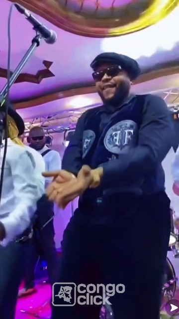 JB Mpiana avec ses musiciens Danse sur danse 🥰🔥 - YouTube