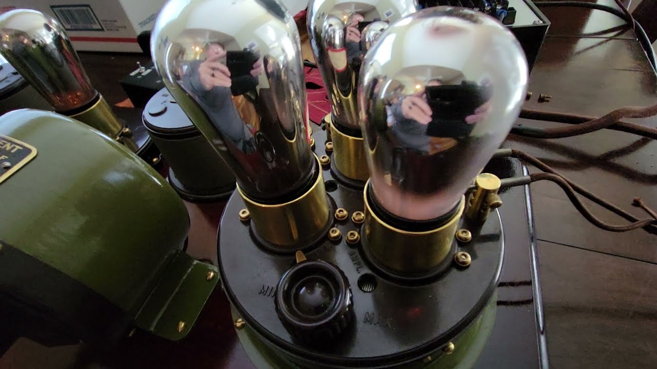 1924 Atwater Kent Model 10 4340 Breadboard Radio - YouTube