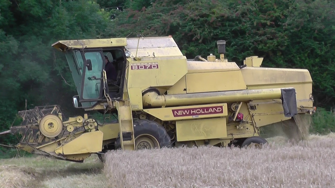 Harvest 2017 New Holland Clayson 8070 Combine Harvester - YouTube