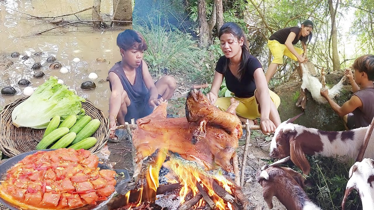 Survival in forest, Cooking spicy goat very tasty for lunch, Egg ...