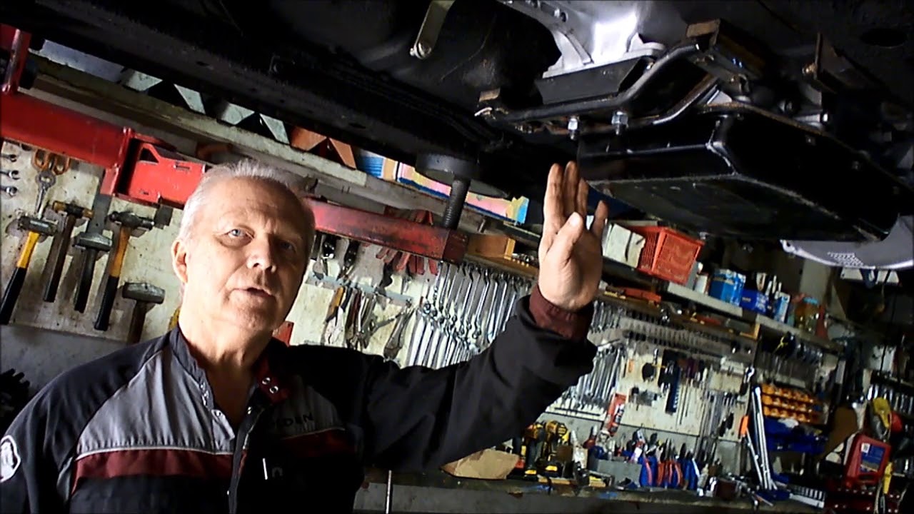 V8 Scorpion 1983 Dodge Challenger Plymouth Sapporo Racecraft - YouTube