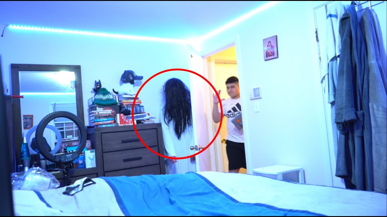 How to Scare Your Friend (MUST WATCH) - YouTube