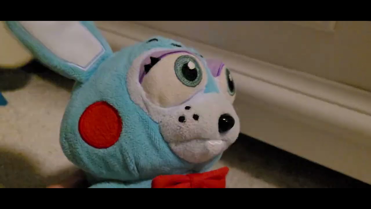 What dose Y E S spell? (FnaF Plush version) - YouTube