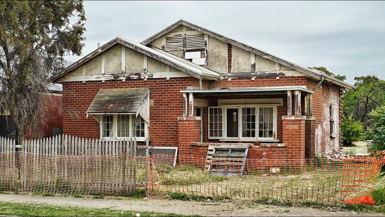 Abandoned- 3 random house explores around Adelaide. - YouTube