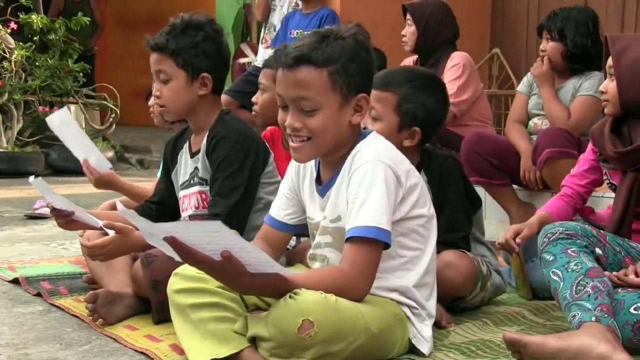 Pelatihan penyiar radio cilik di JKH untuk anak anak (KIDS SEVEN) dari ...