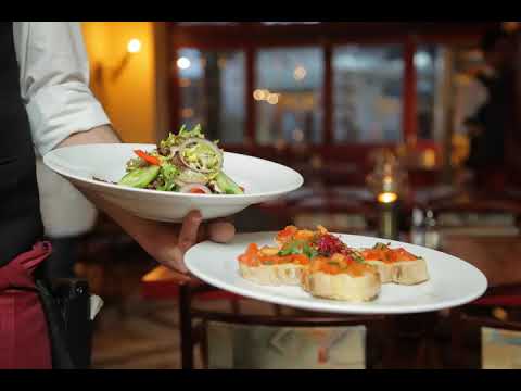 Im Restaurant (Kellner, Gast) - YouTube