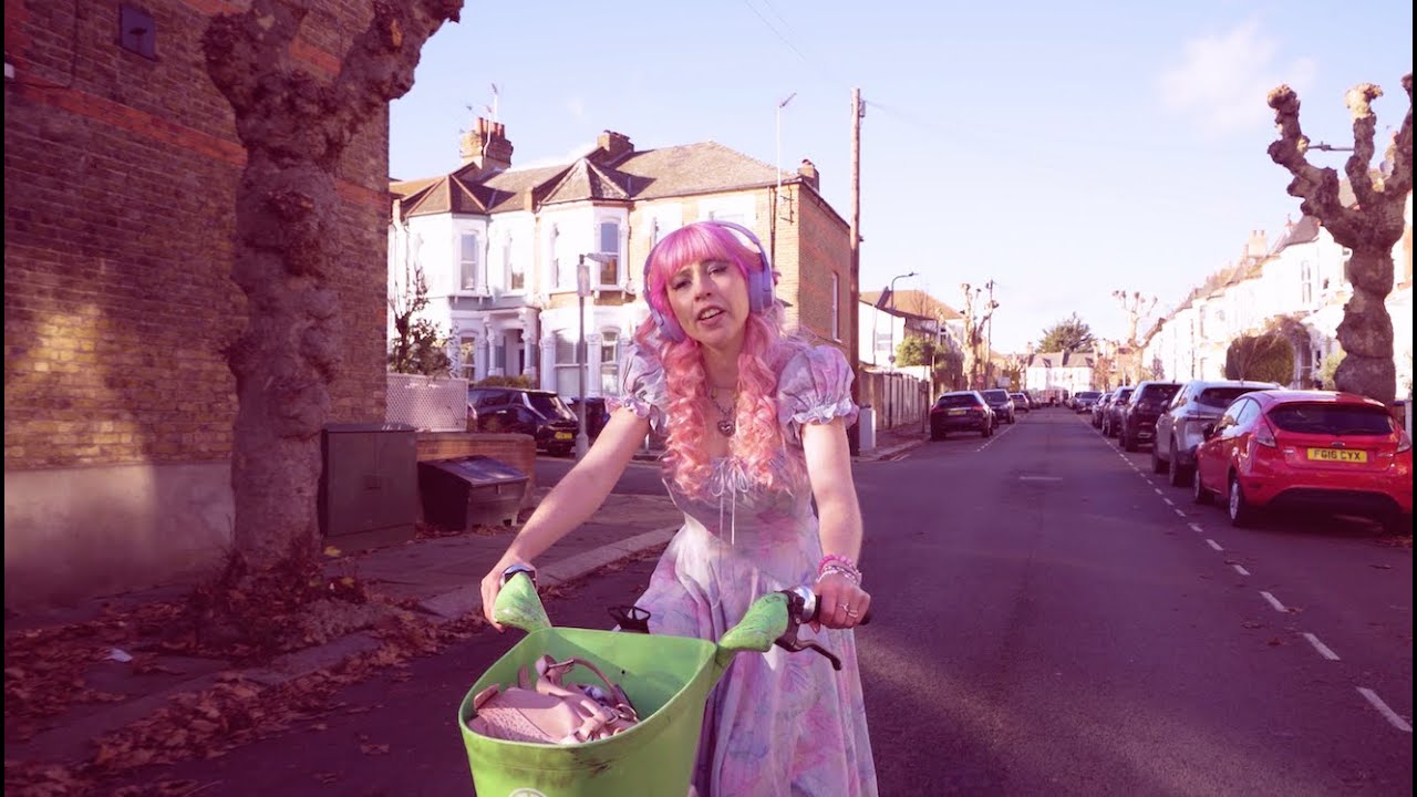 Towse - That Girl (Official Video) - YouTube