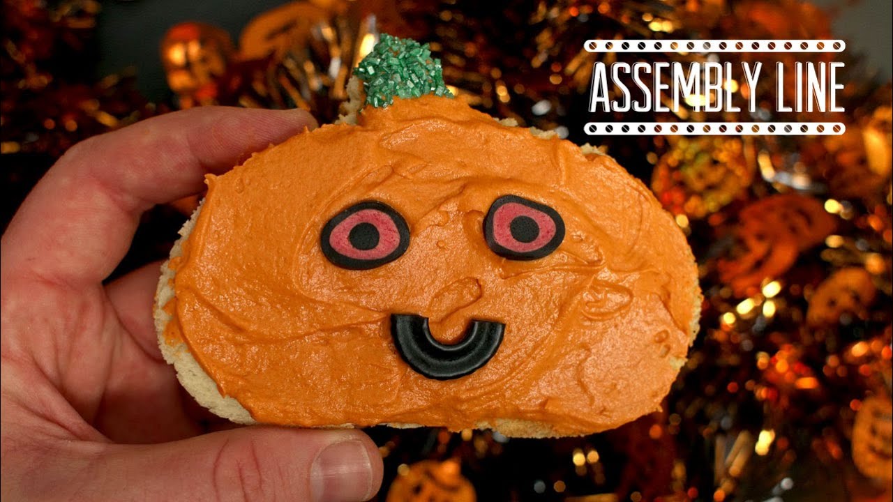 Spooky Toast for Halloween | Assembly Line - YouTube