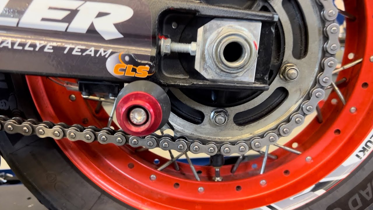 Der CLS Kettenöler speziell für die V-STROM 1050-1000“ - YouTube