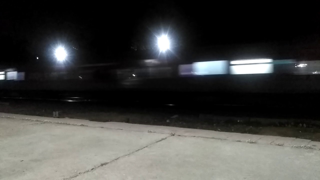 Mandor express speeding. - YouTube