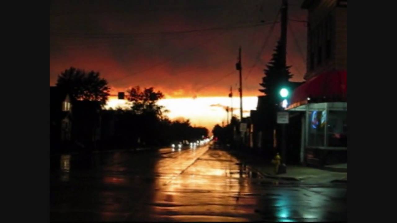 Oshkosh, Wisconsin - An Unusual Thunderstorm - October 2, 2006 - YouTube