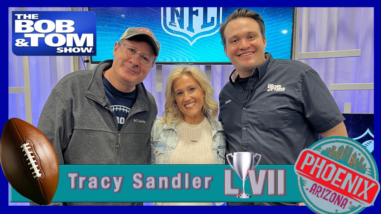 Tracy Sandler From the Fangirl Sports Network On Radio Row - YouTube