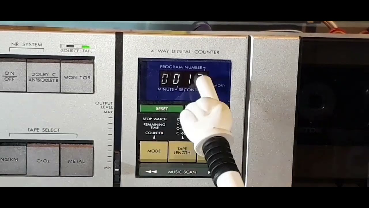JVC KD-D55 3 HEAD CASSETTE DECK FROM 1982-1985 Part 1 - YouTube