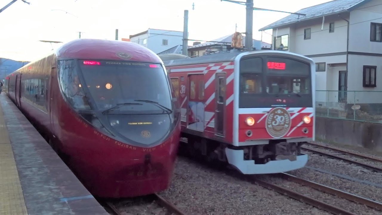 【元JR同士の並び】富士急行 6000系6501F マッターホルン号30周年バージョン 東桂駅発車 - YouTube