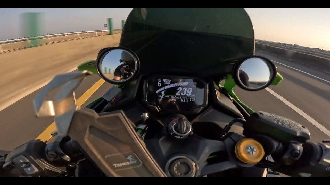 KAWASAKI ZX-4RR top speed test pov - YouTube