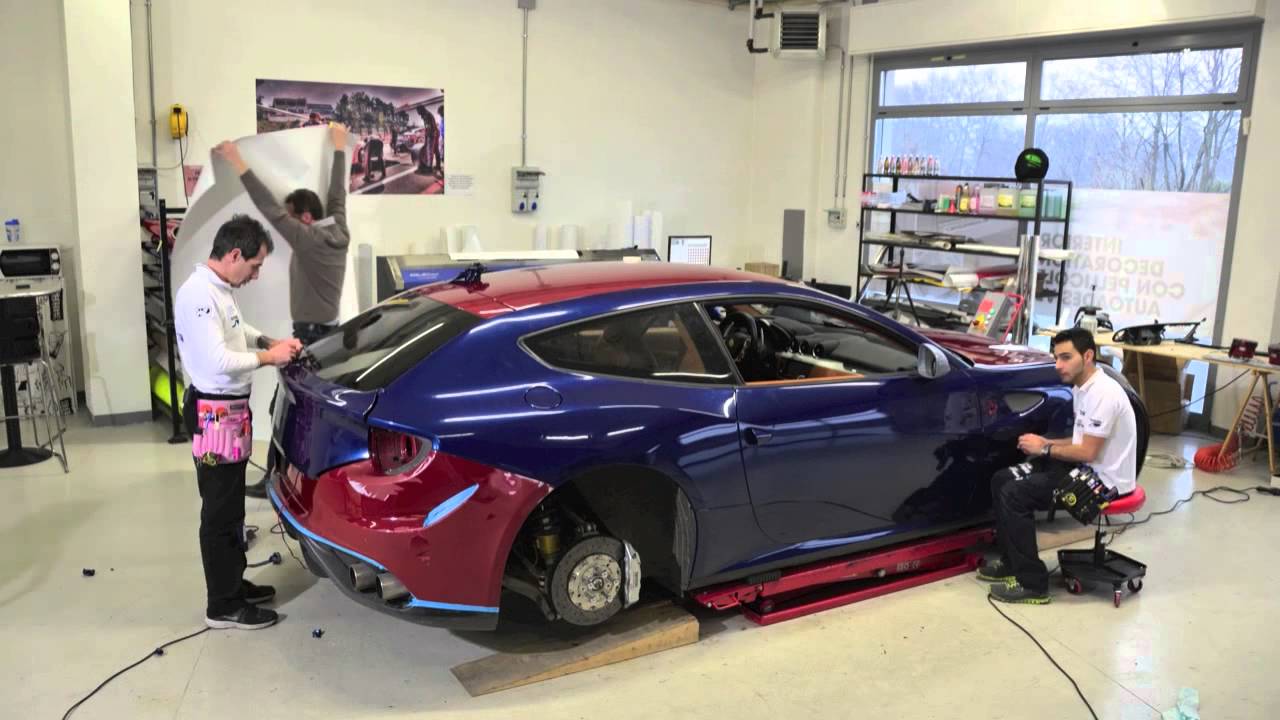 Wrapping Zone Ferrari FF TimeLapse - YouTube