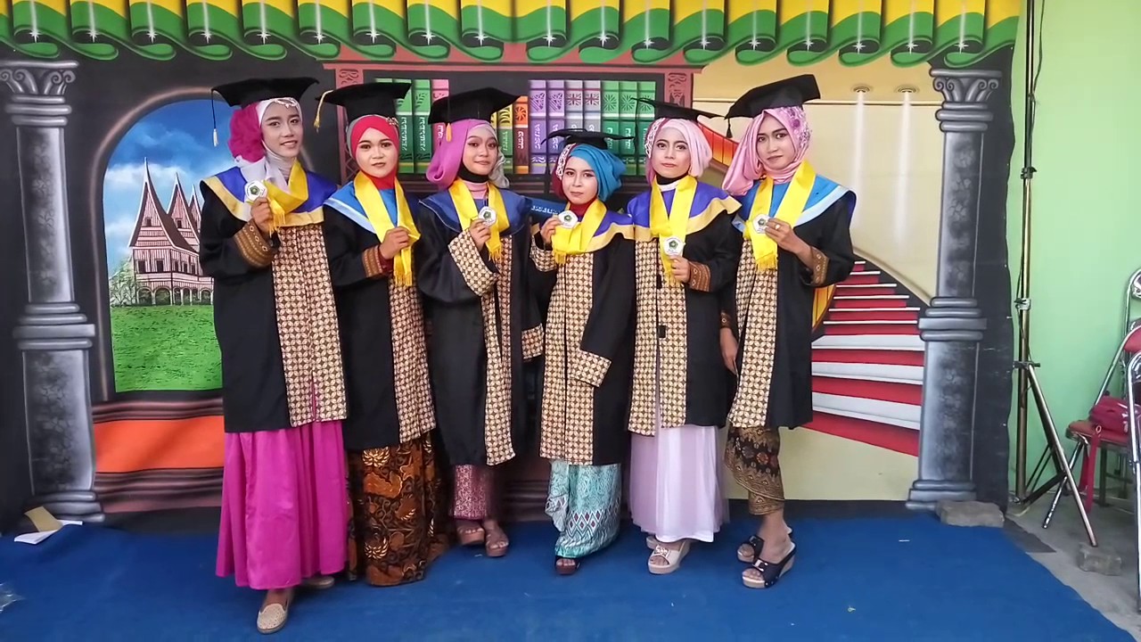 MAN 2 SEMARANG | Wisudawati Persahabatan Terbaik - YouTube