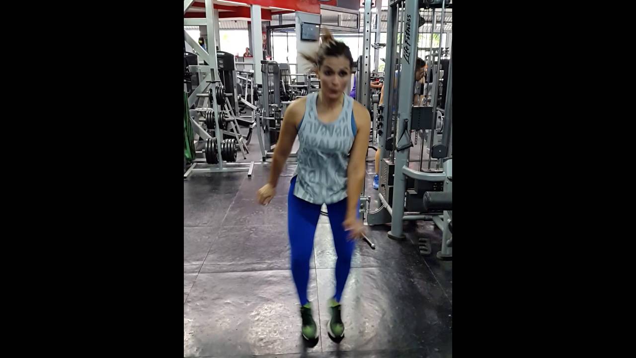 salto a sentadilla de pato tocando suelo - YouTube