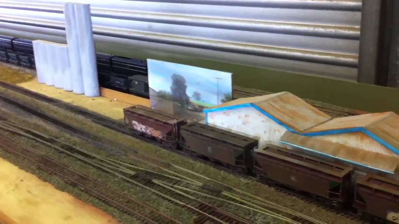 Trainbuilder S302 - YouTube