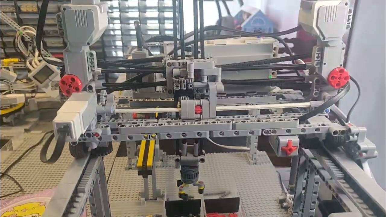 Lego Technic sorting machine with long range. - YouTube