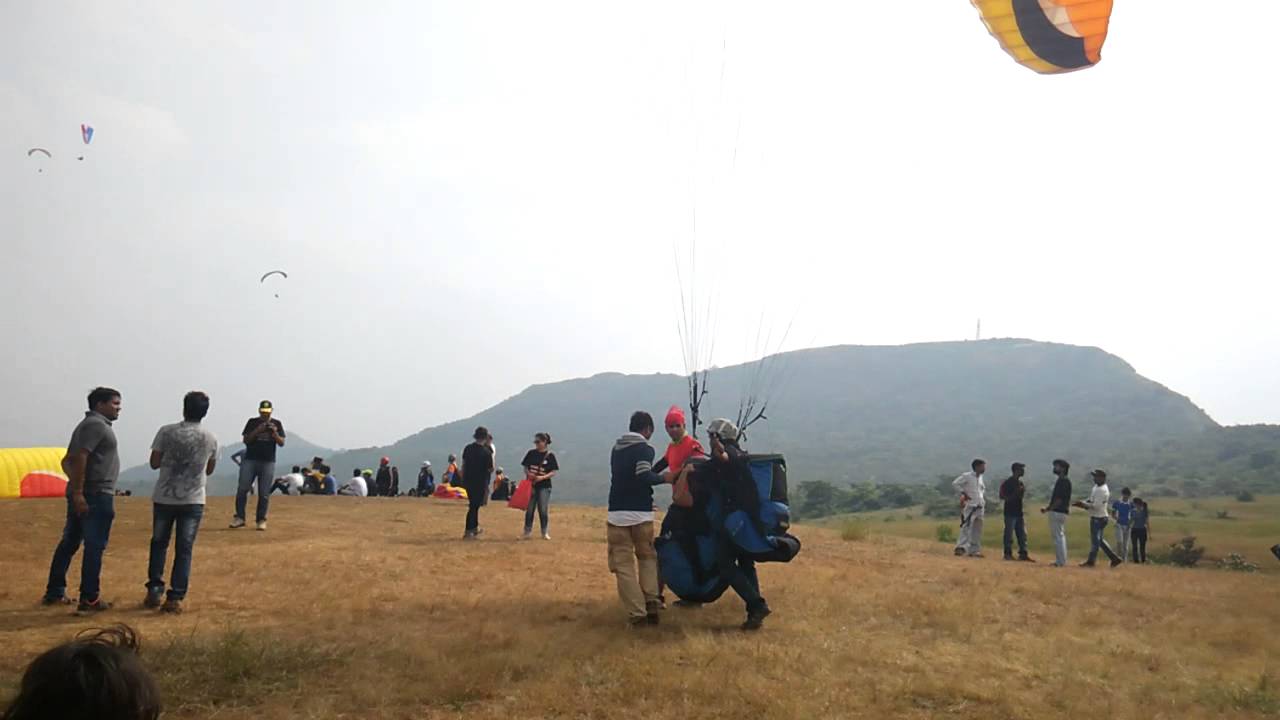 Paragliding at Kamshet with Temple Pilots - YouTube