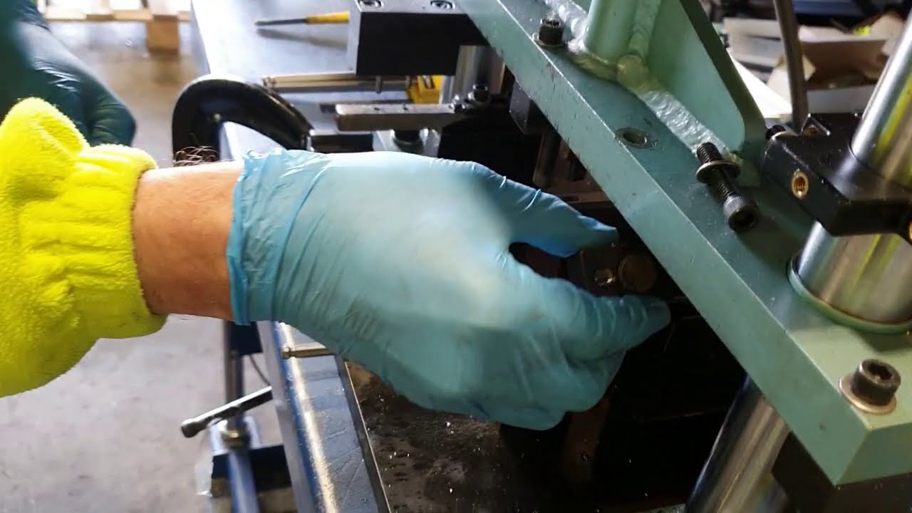 Comar Punch Tool COM9-T2 mandrel adjustment - YouTube