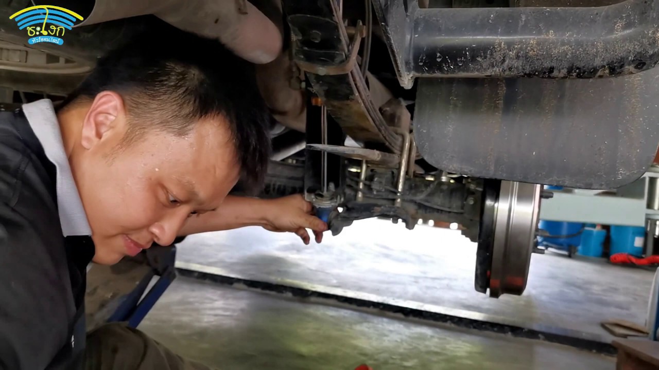 DIY.EP.352 วิธีเปลี่ยนยางยูรีเทน หูแหนบ อีซูซุ วีครอส - YouTube