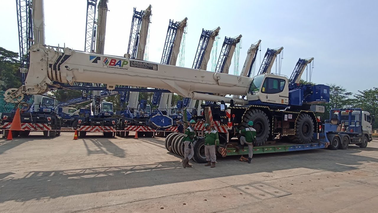 Truck Quester Bongkar Alat Berat Unit Crane 100 ton !!! Seri Tadano GR ...