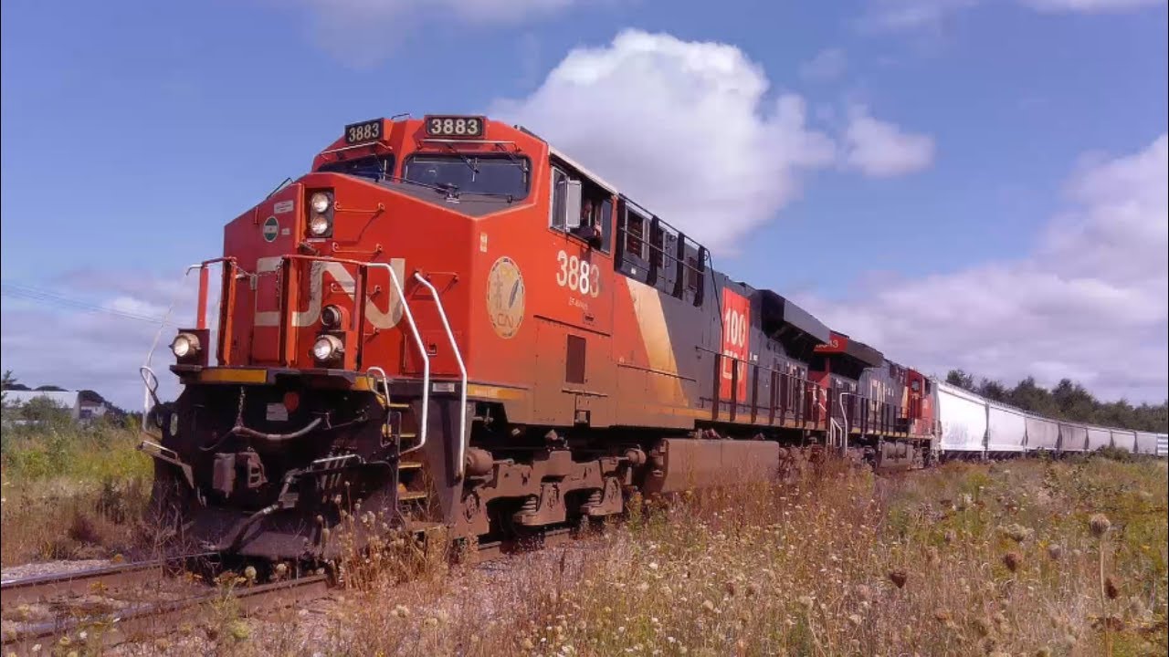 CN 100 Gevo 3883 Leads Manifest Train CN 507 into Sackville, NB - YouTube