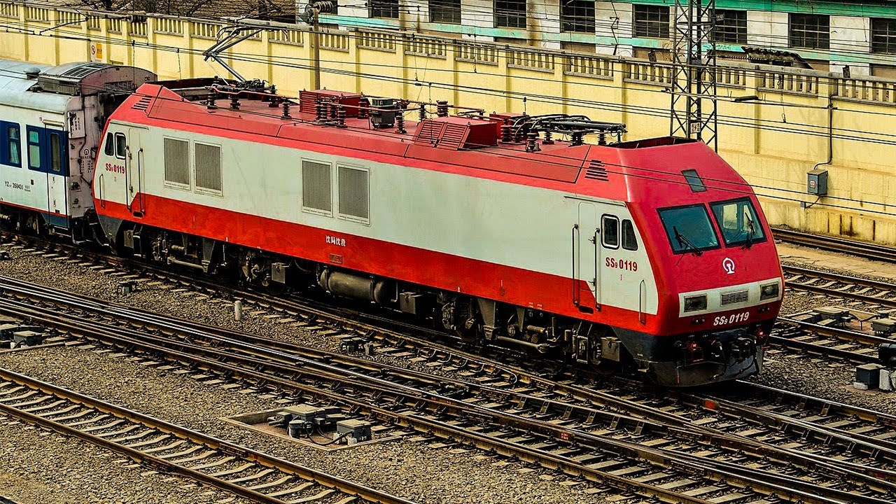 Shaoshan 9, China Railways SS9 (韶山9型电力机车) - YouTube