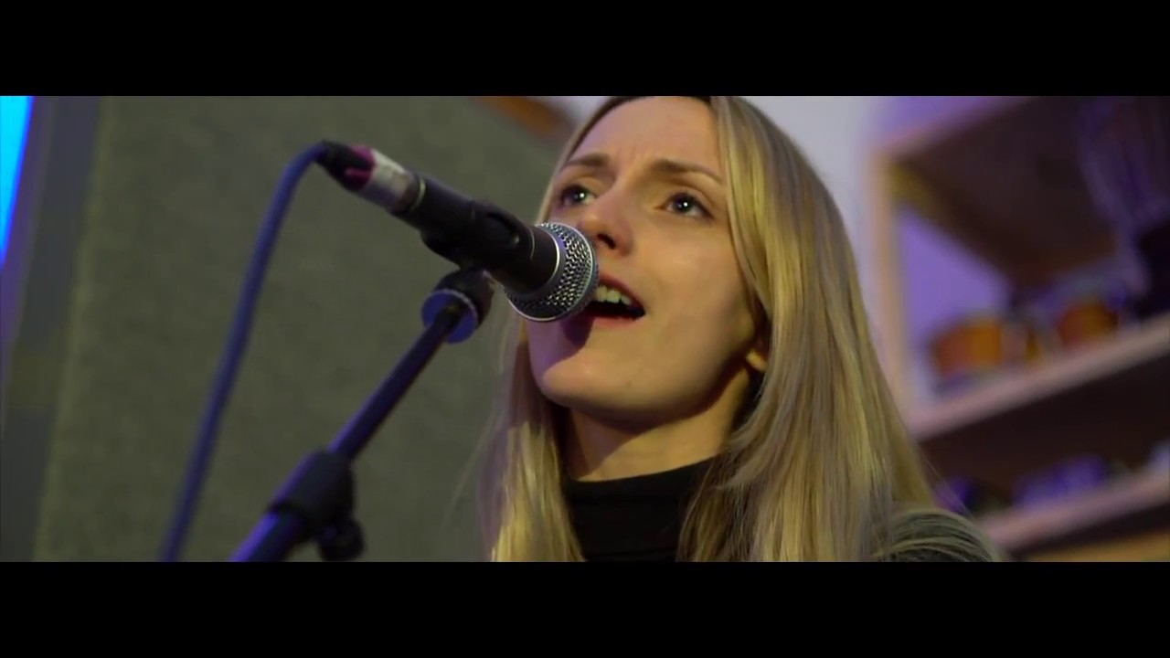 Cíara Rafferty | Lullaby | Live at The Pool Studios London - YouTube