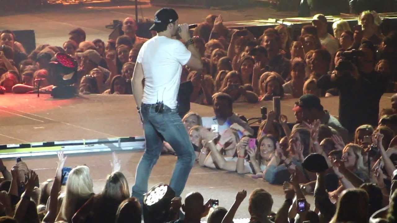 Luke Bryan Country Girl Shake It For Me Youtube