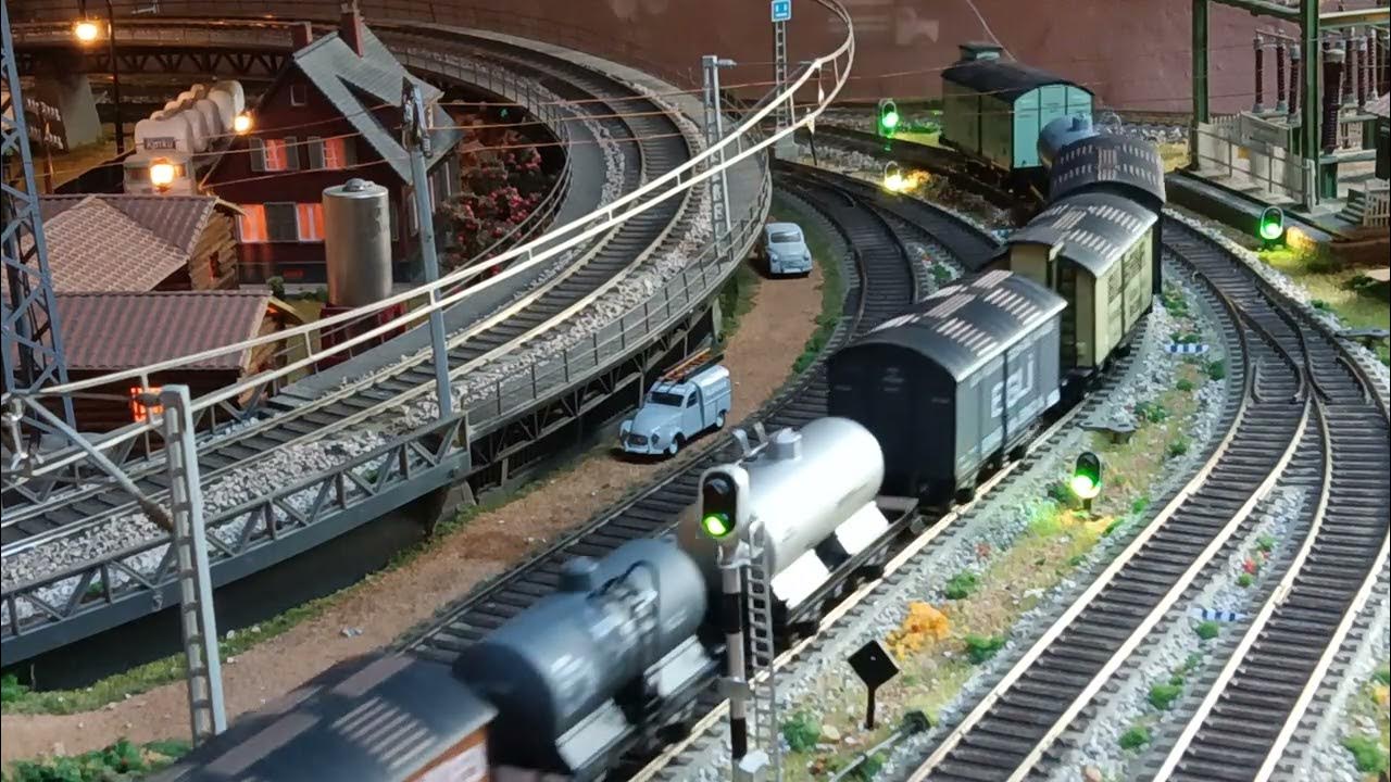 242 vagones Ktrain - YouTube