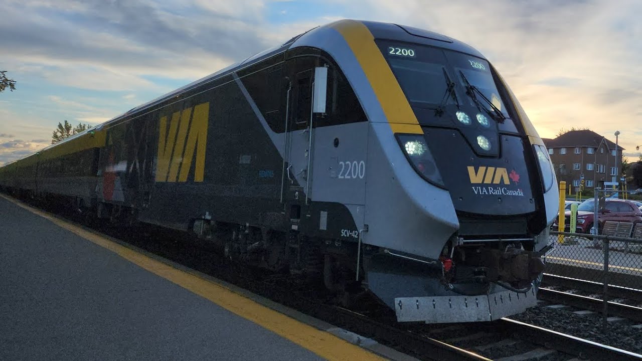 (SCV-42 Siemens Charger) VIA 54 - 2200 With 2309 At Rouge Hill - YouTube