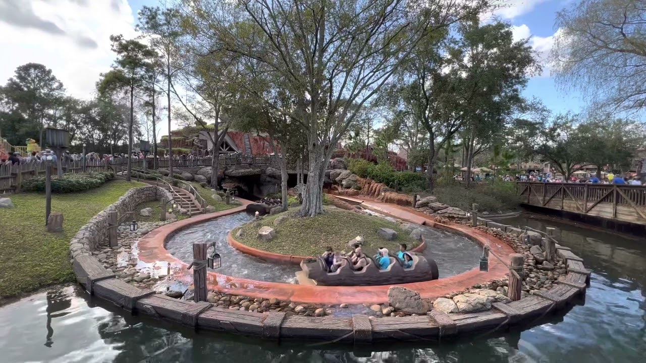 10 Minutes of Disney World Magic - Splash Mountain final drop area ...