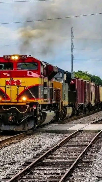 Kcs SD70ace - YouTube