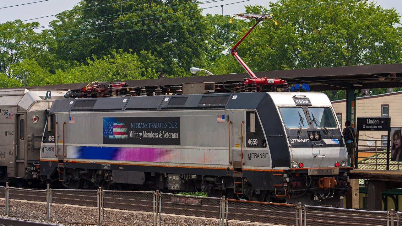 NJT 7828 Stops And Departs Linden Wth/ 4659 Trailing! - YouTube