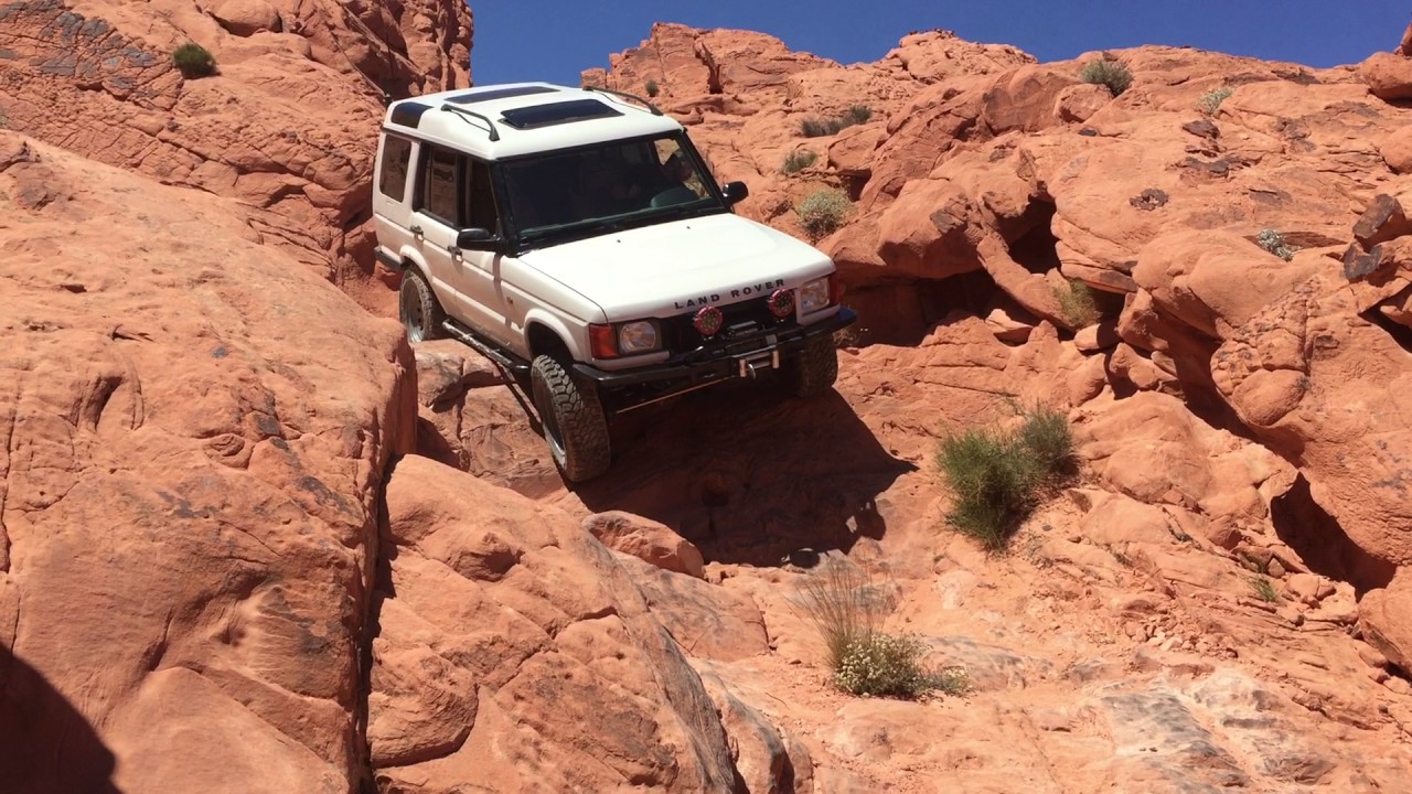 Land Rover Discovery 2 Off-Road Rock Crawling Logandale Nevada - YouTube